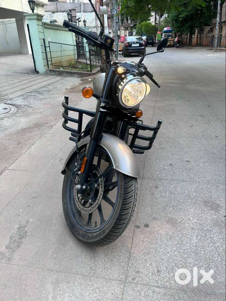 ROYAL ENFIELD CLASSIC GUN METAL GREY DOCTOR RIDDEN (2024) - Motorcycles ...