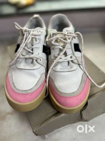 Lacoste Shoes Women 1798565565