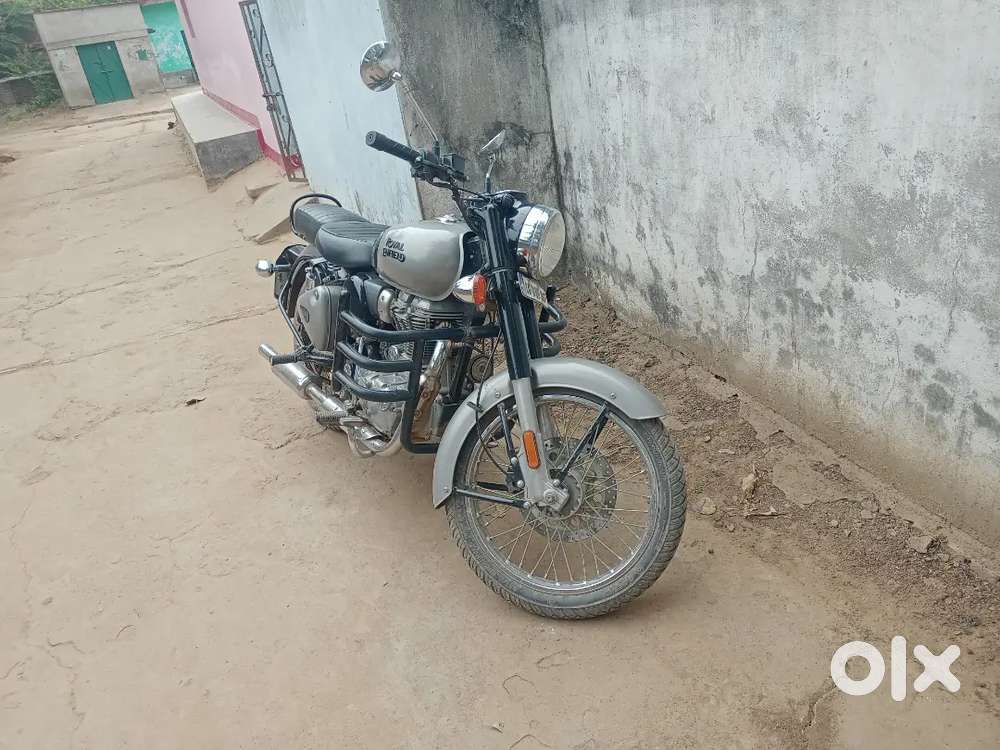 Paise ki jarurat - Motorcycles - 1803432675