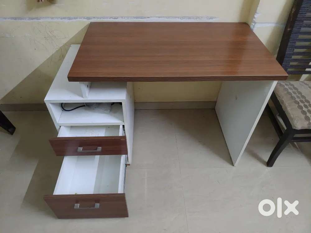 Durian Computer Table + 1 revolving chair - Other Household Items ...