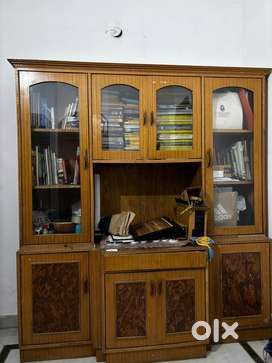 Crockery Cabinet in Janakpuri Free classifieds in Janakpuri OLX