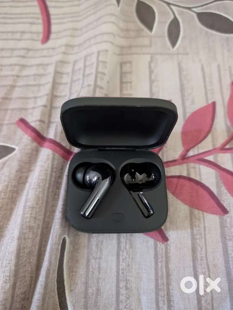 One plus 3 earbuds - Accessories in Matrusri Nagar, Hyderabad - 1828848468