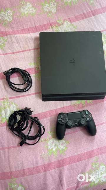 Used Playstation 4 gaming console Games Entertainment 1705343649