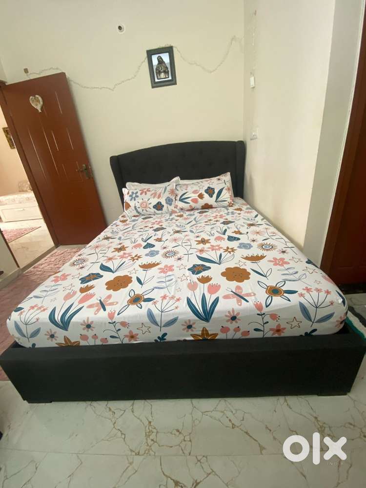 Premium Queen Bed + Orthopedic Mattress Combo – Almost New, 50% Off ...