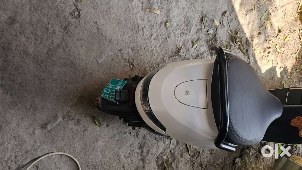 Matte White Ola S1 pro. - Scooters - 1800931739