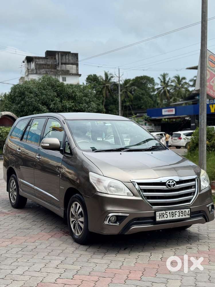 Toyota Innova 2015 Diesel 80000 Km Driven - Cars - 1814360538