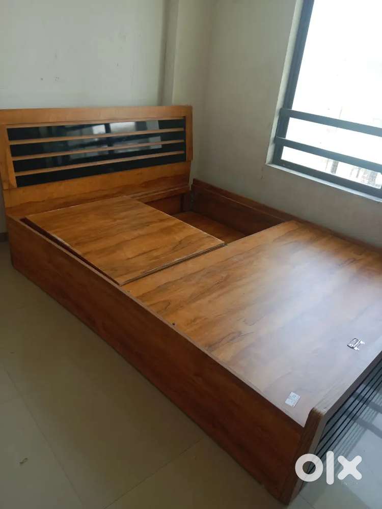 Tv cabinet ,double bad and 3 drawer cabat - Beds & Wardrobes - 1797317798