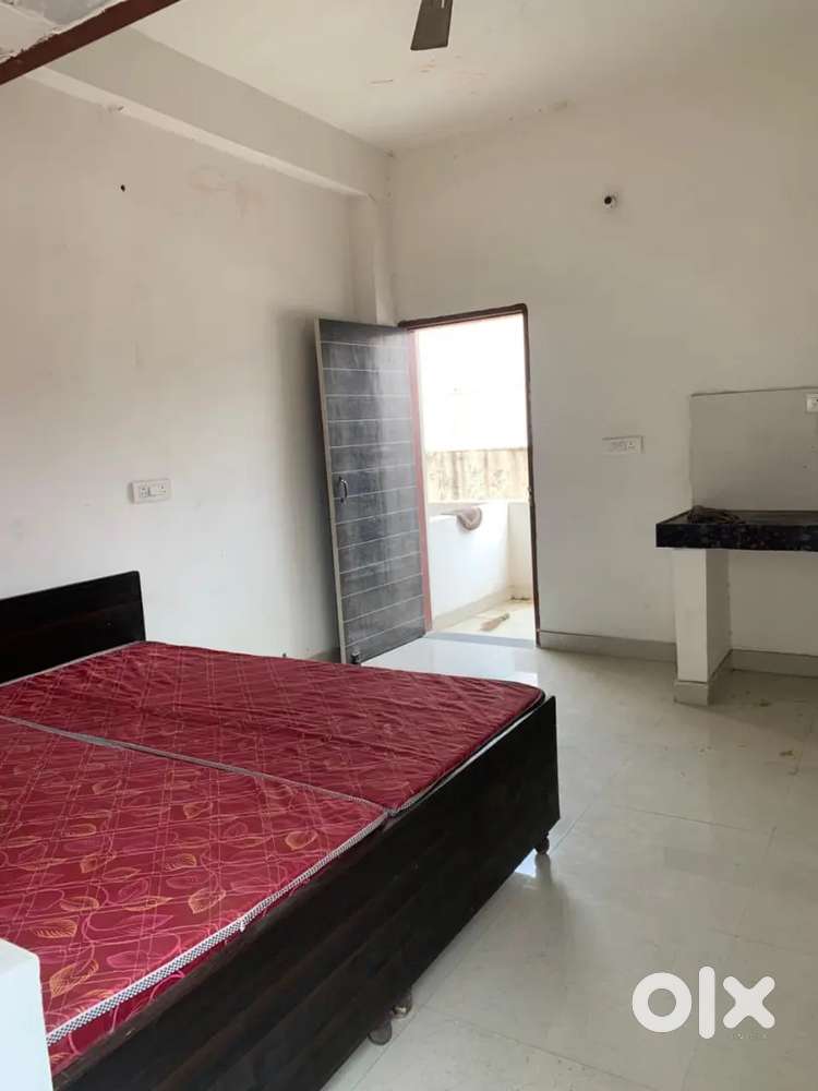 1RK/1BHK/2BHK ROOM AVAILABLE - For Rent: Houses & Apartments - 1810292399