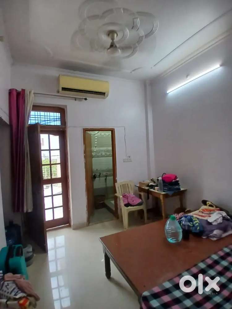 Furnished 2 Room set with AC at Aliganj near Kapoorthala - For Rent ...