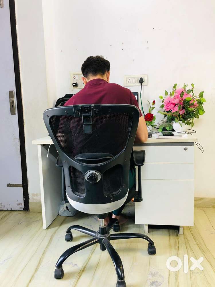 Computer Table - Buy & Sell Used Furniture in India | OLX