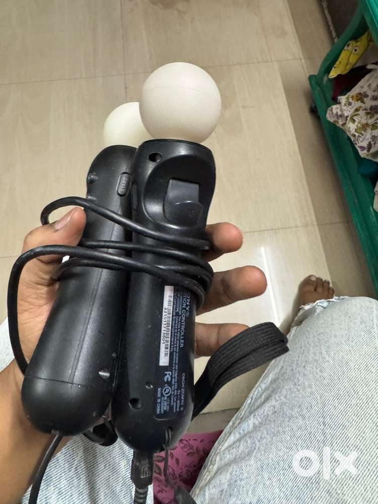 Ps4 camera V2 amd move controllers - Games & Entertainment - 1813622957