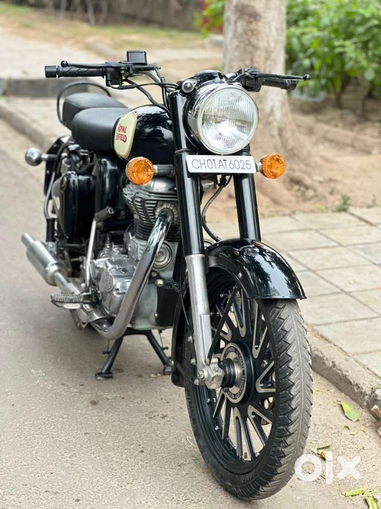 Classic 350 Bullet With Alloys Black color - Motorcycles - 1753154068