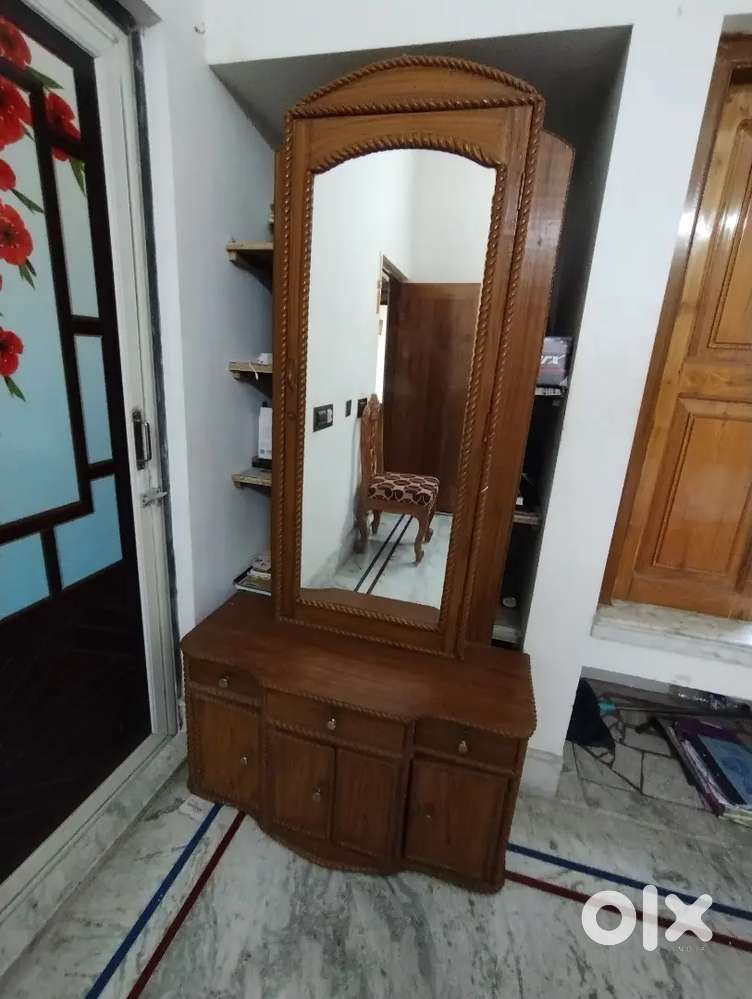 Old dressing table olx store