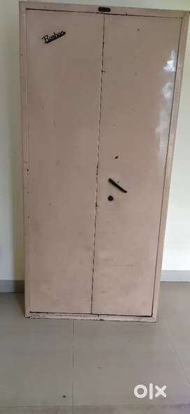 Old Almirah Buy Sell Used Furniture in Delhi OLX