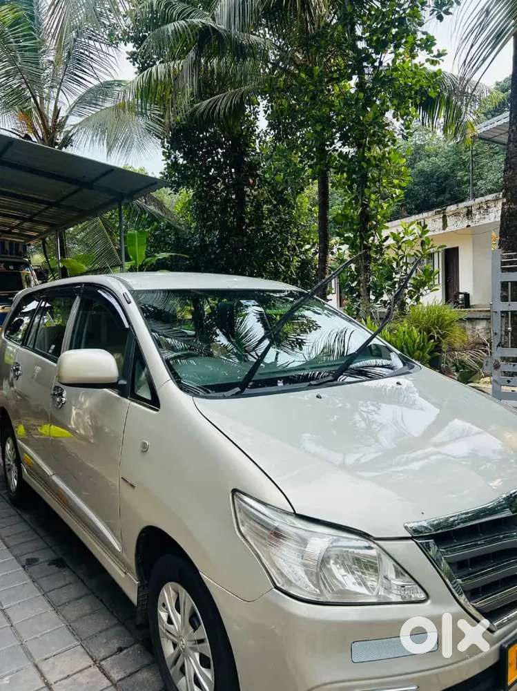 Toyota Innova 2014 Interior