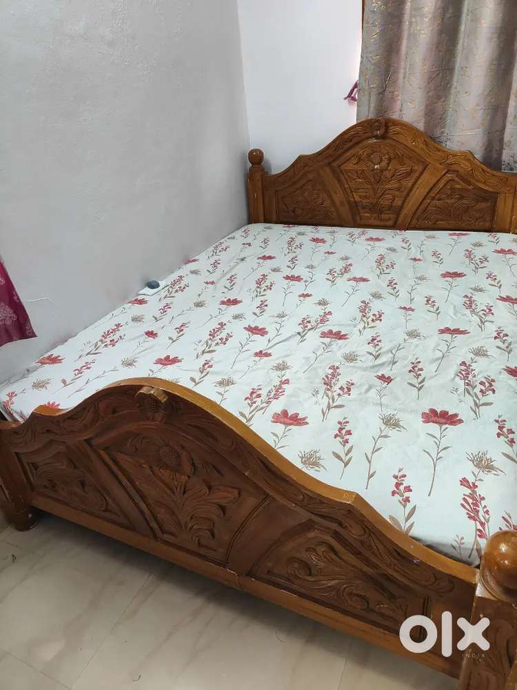 Double wooden bed cot - Beds & Wardrobes in Perambur, Chennai - 1829948541