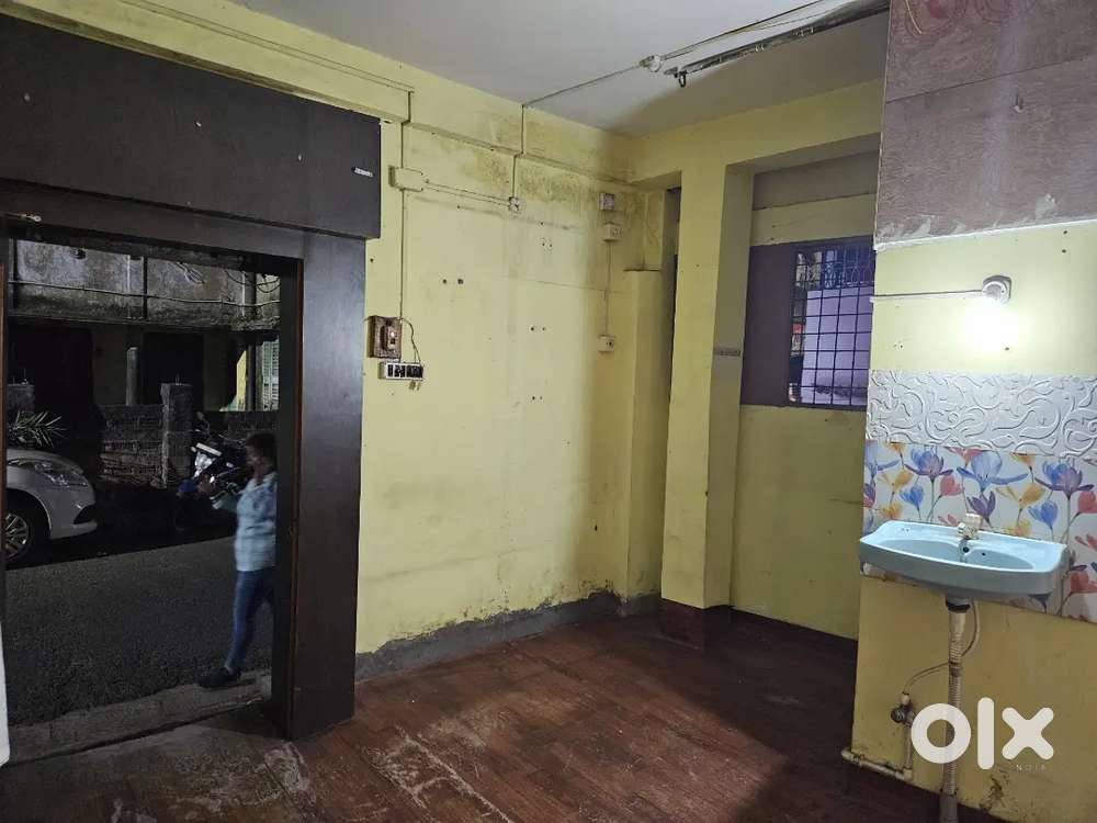 Office/Shop/godown/Room for rent at Tollygunge prime loction,20ft road ...