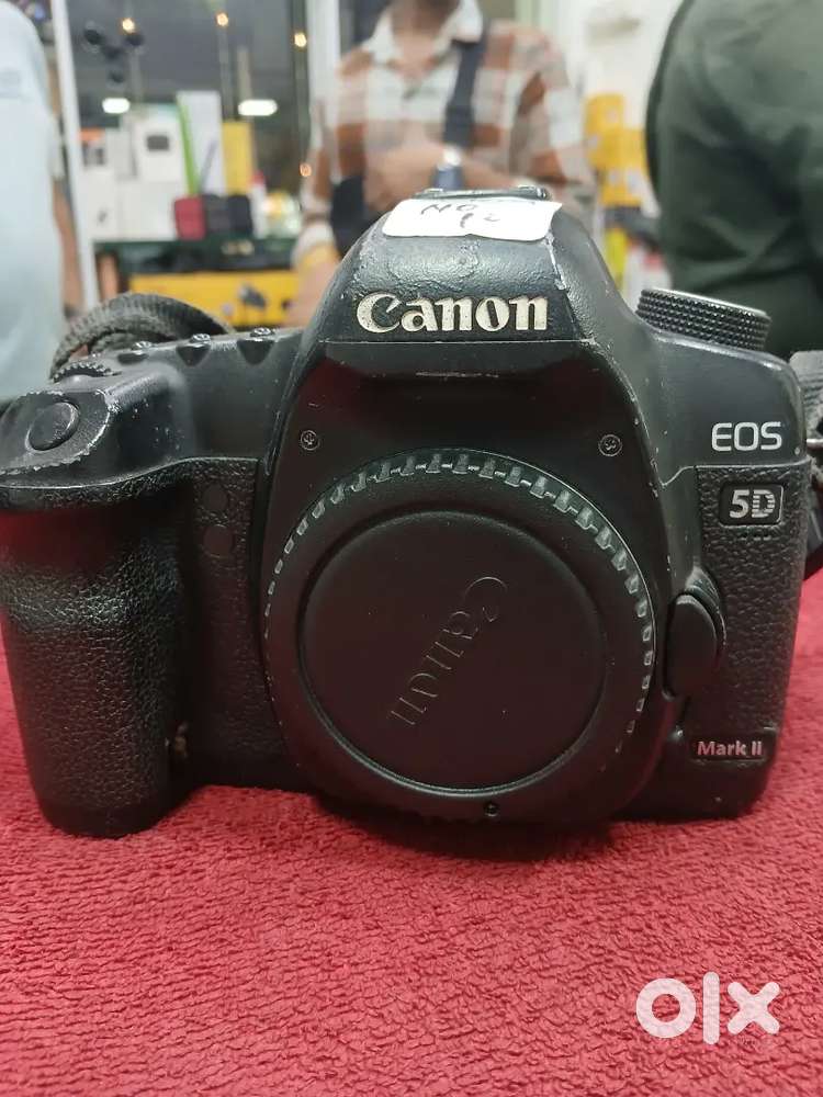 Canon EOS 5D Mark II - Cameras & Lenses - 1796909624
