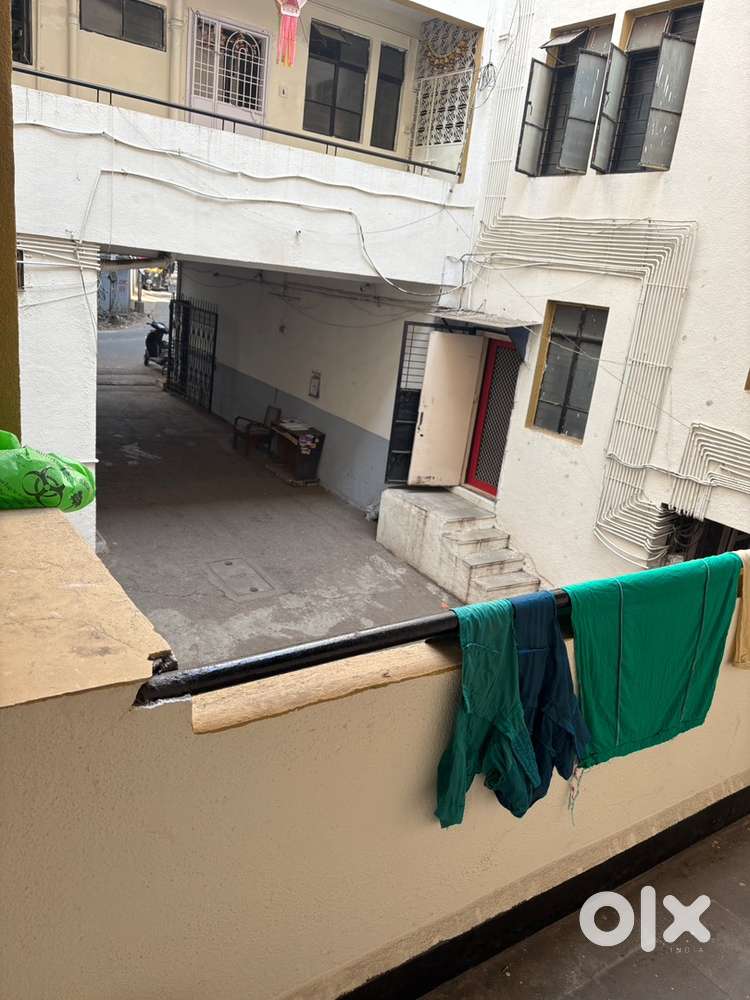 Well ventilated and well located 1 Rk - PG & Guest Houses - 1827025637