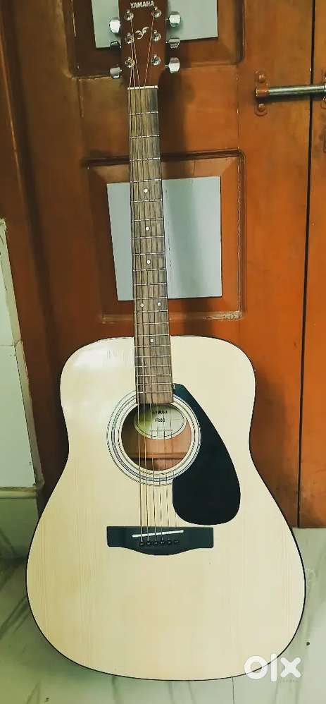 YAMAHA F280 GUITAR FOR SELL - Musical Instruments - 1812911610