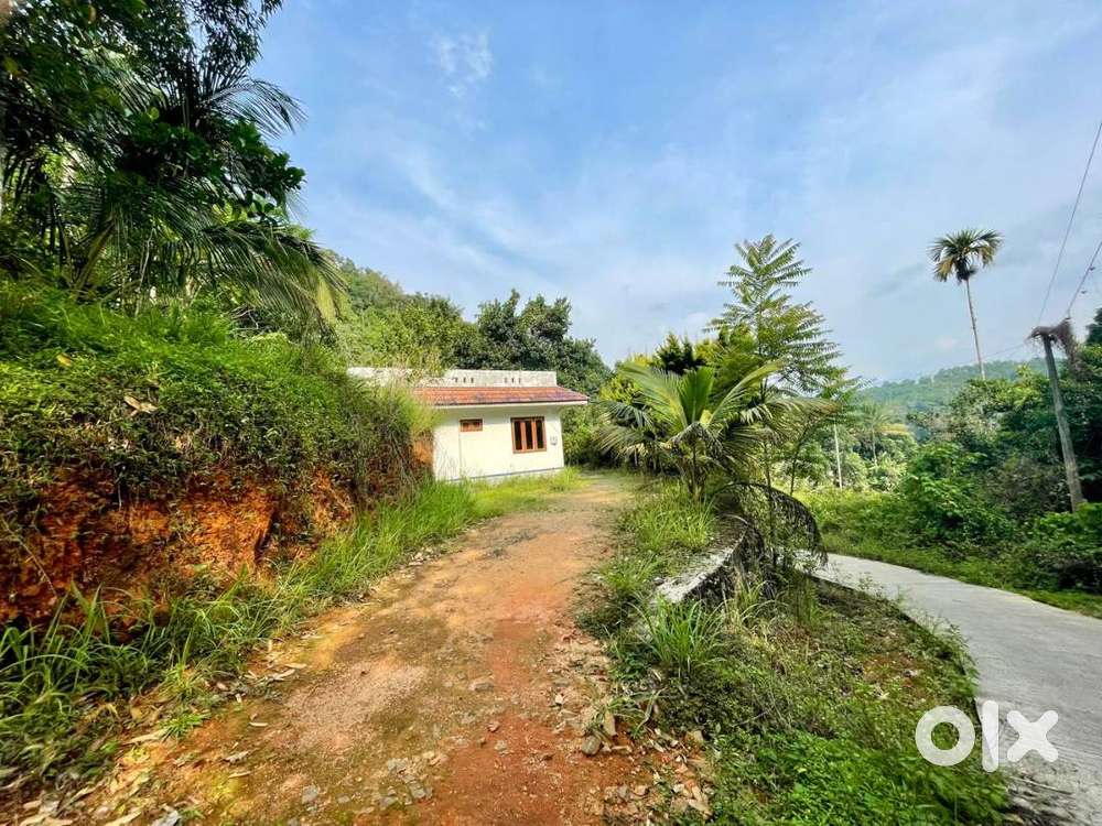 30 cent Road side plot with Newly constructed house near Vagamon ...
