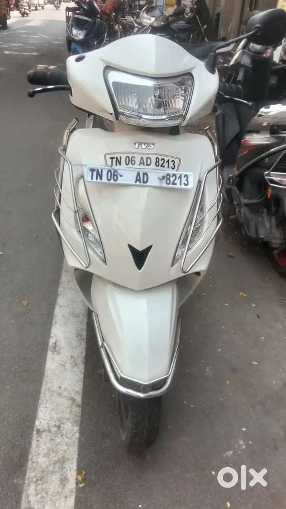 TVS Jupiter white - Scooters - 1807096709