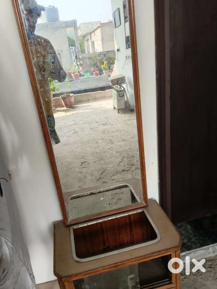 Fridge samsung.waahing machine samsung.dressing table.small almirah ...
