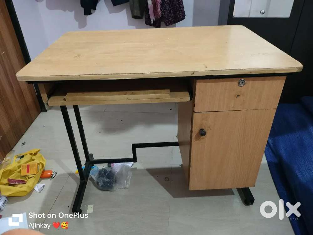 Desktop table olx store