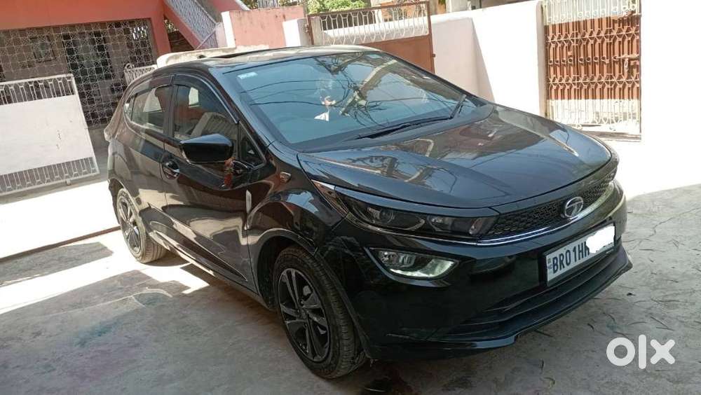 Tata Altroz XZ Plus S Dark Sunroof 14 Month Old Top Model - Cars ...