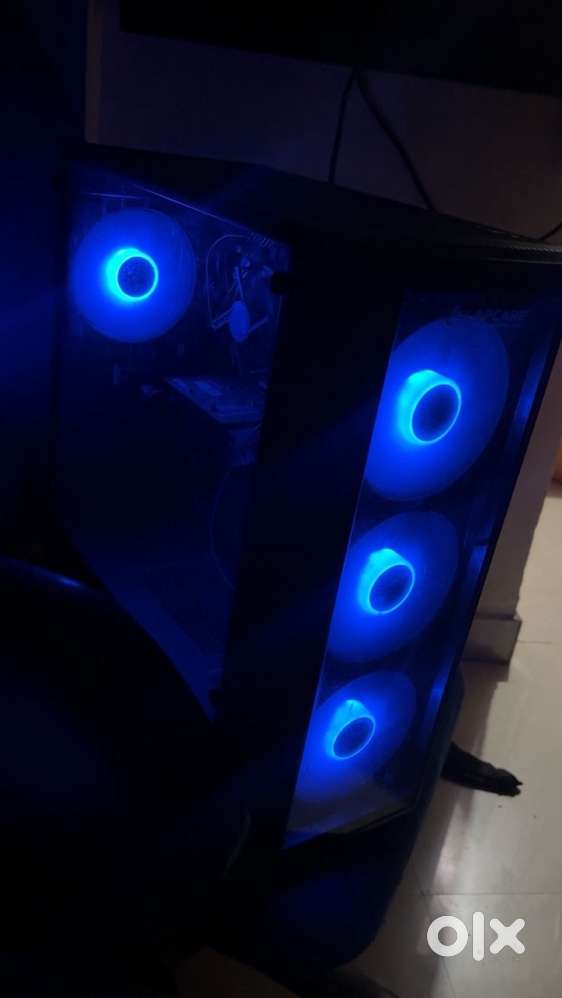 Pc with 32 inch monitor intel i3 9th gen with gaming cabinet ...