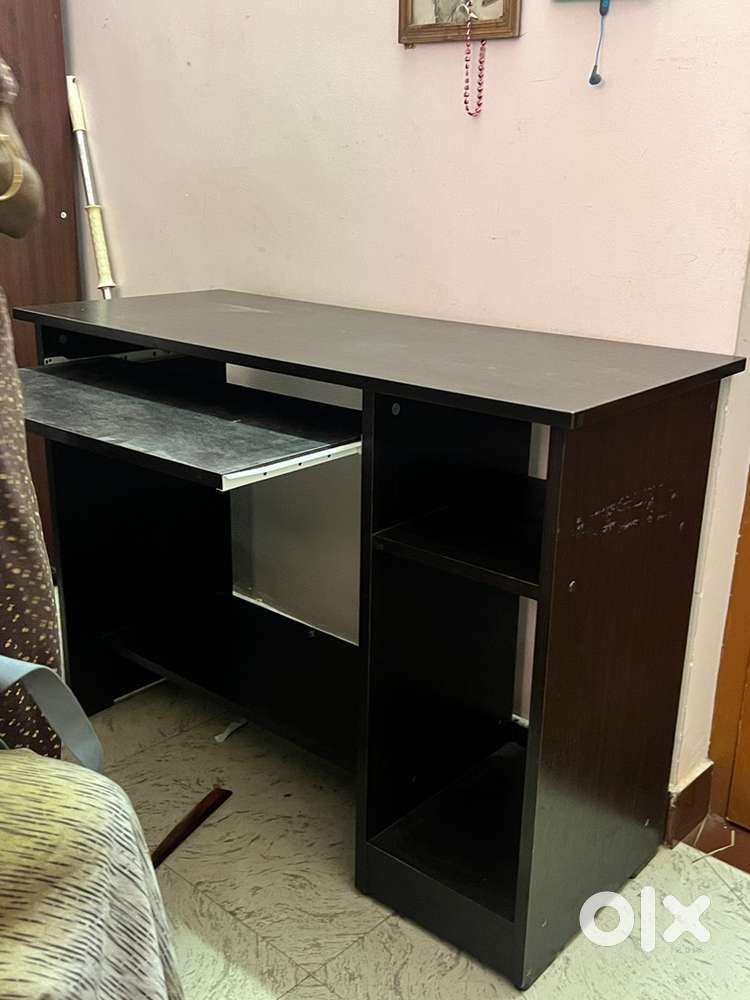 Computer table - Beds & Wardrobes - 1816474053
