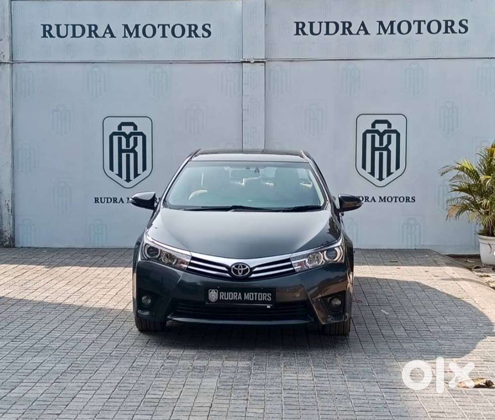 Toyota Corolla Altis 2010-2013 G, 2014, Petrol - Cars in Camac Street ...