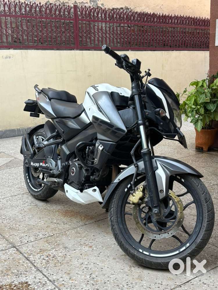 For Sale: Bajaj Pulsar NS200 – december 2018 Model (white ...