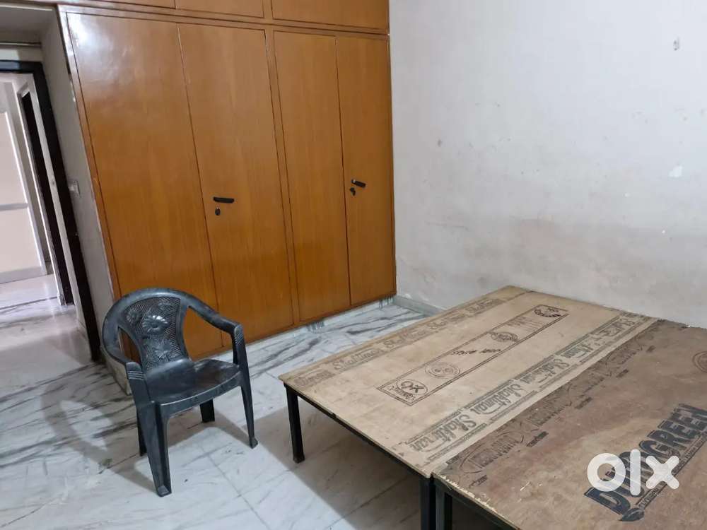 Room on rent for girls only - For Rent: Houses & Apartments - 1825920996