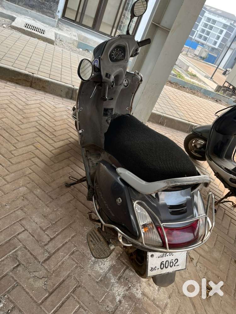 Metallic grey colour - Scooters - 1806286595