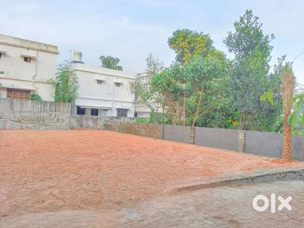 Maradu Villa Plots Rs.8.5Lkh/Cent Area 10 Cent - Lands & Plots - 1797513207