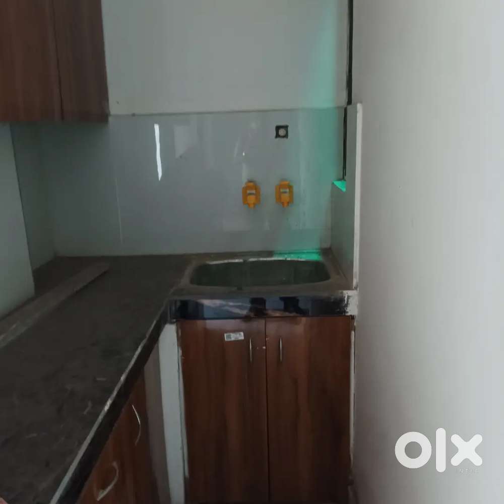 2bhk flats available for sale near Gaur City-2 14th Avenue noida exten ...