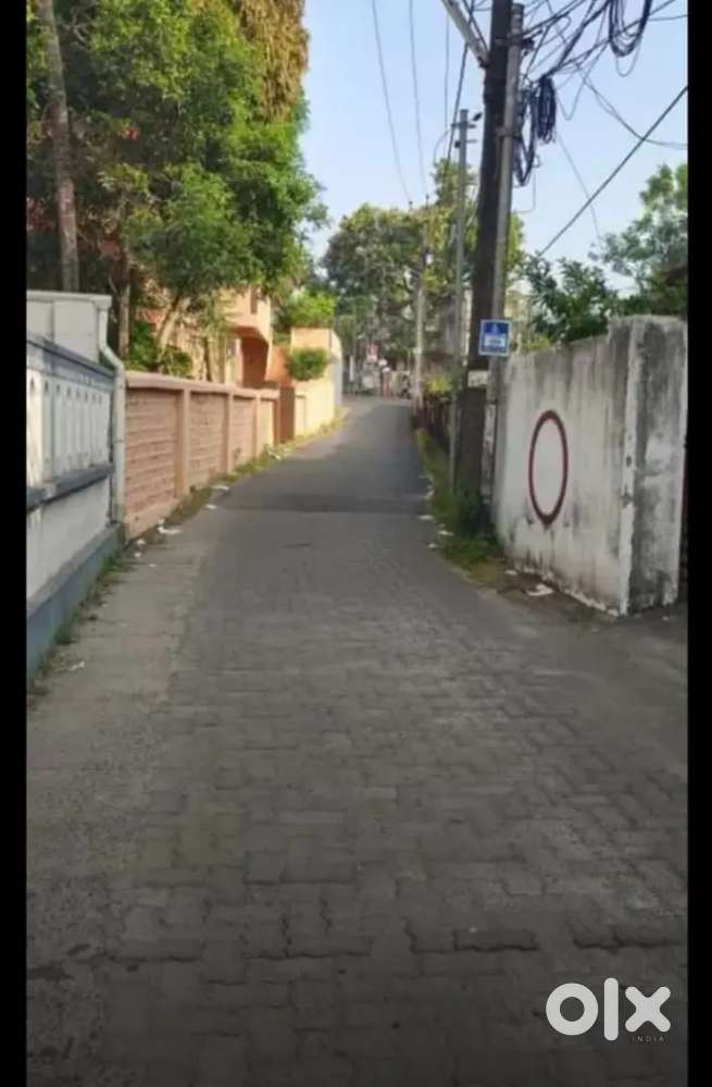4 cent purayidam land at Vazhakkala junction 400 mtrs lorry access ...