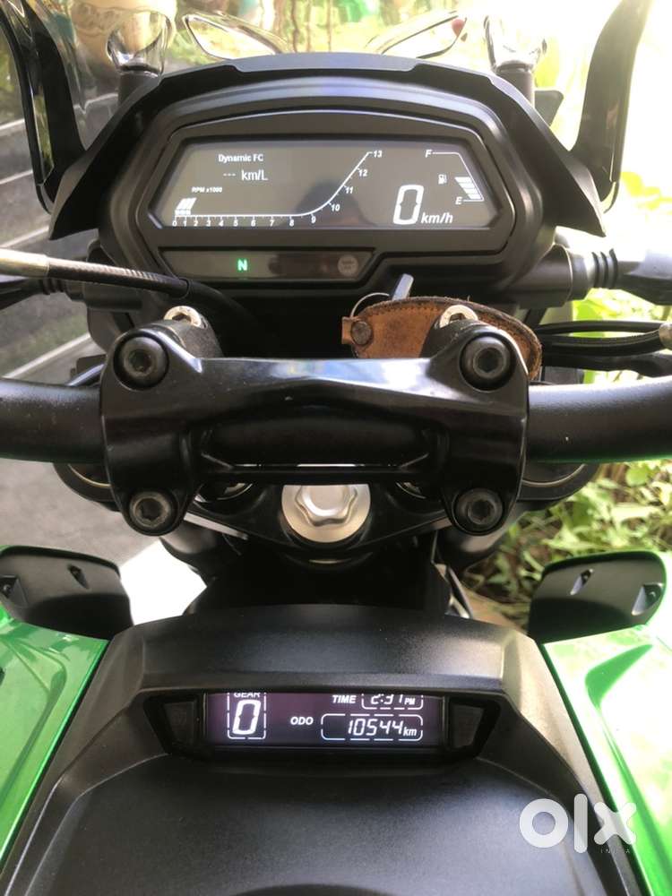 12k kms, Green, 2019 UG model, accessories fitted, only Bajaj served - Motorcycles - 1815115823