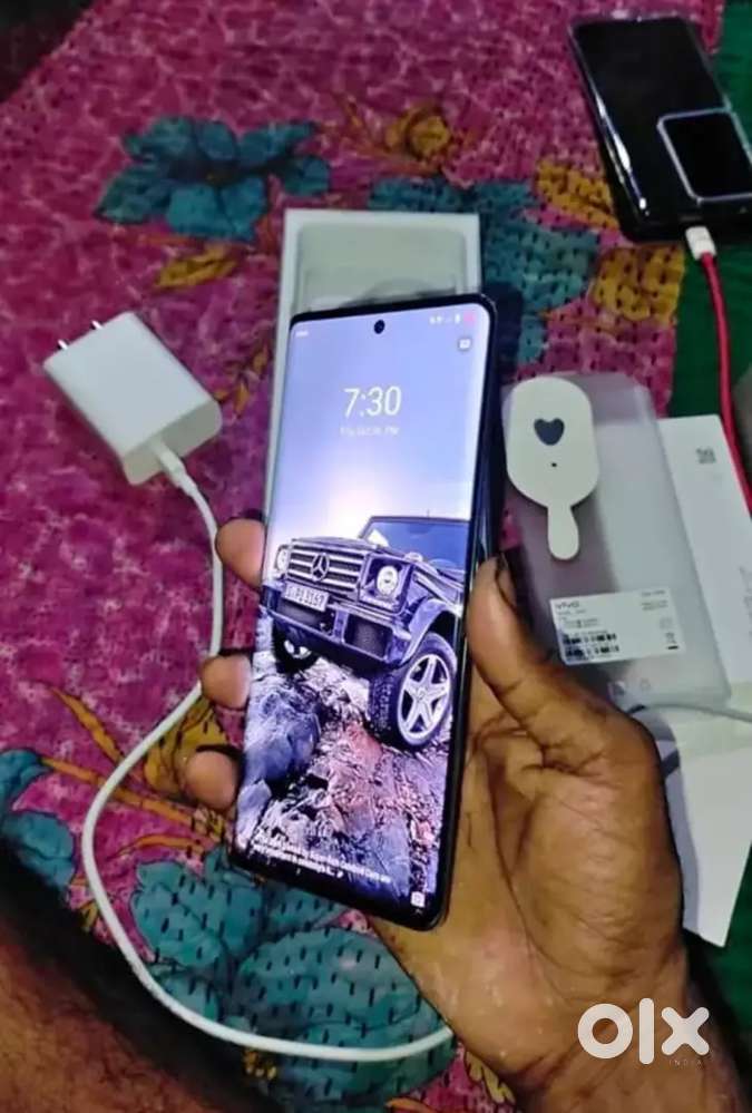 6ram 128 store phone khula hai body daymej hai hlka 2022 ka phone hai ...