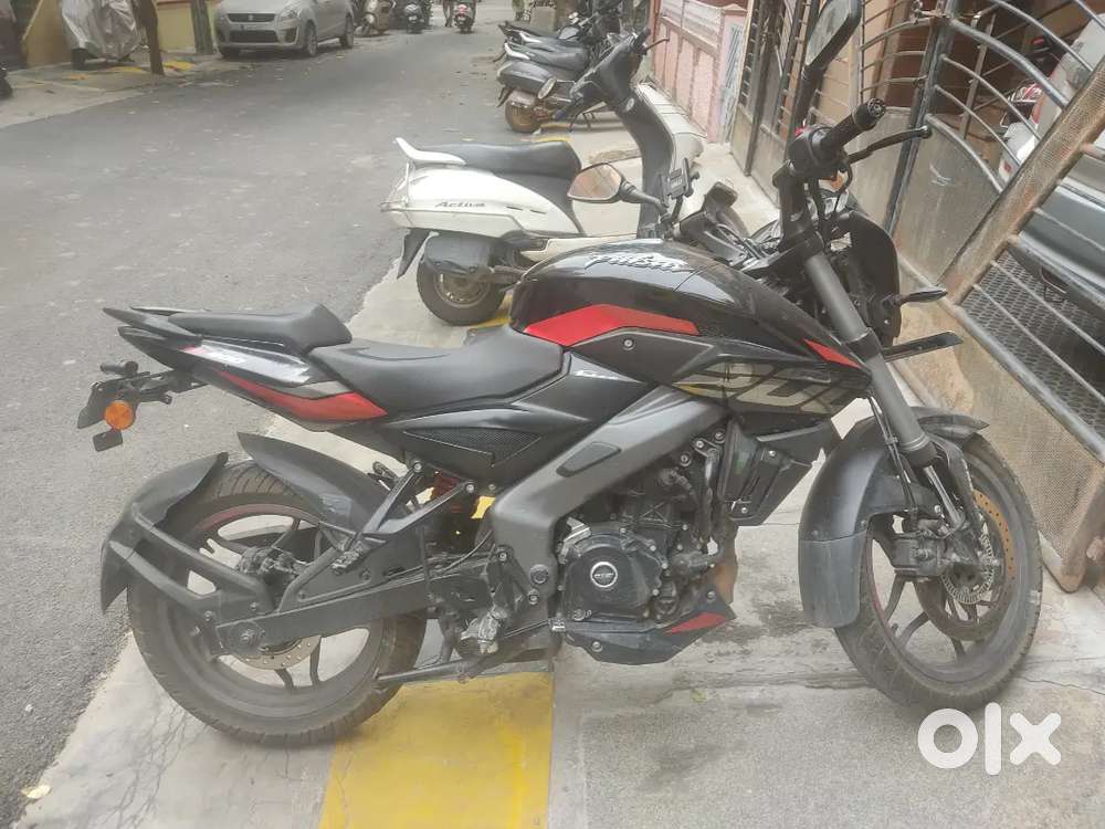 NS 200 (FI) model - Motorcycles - 1826245507