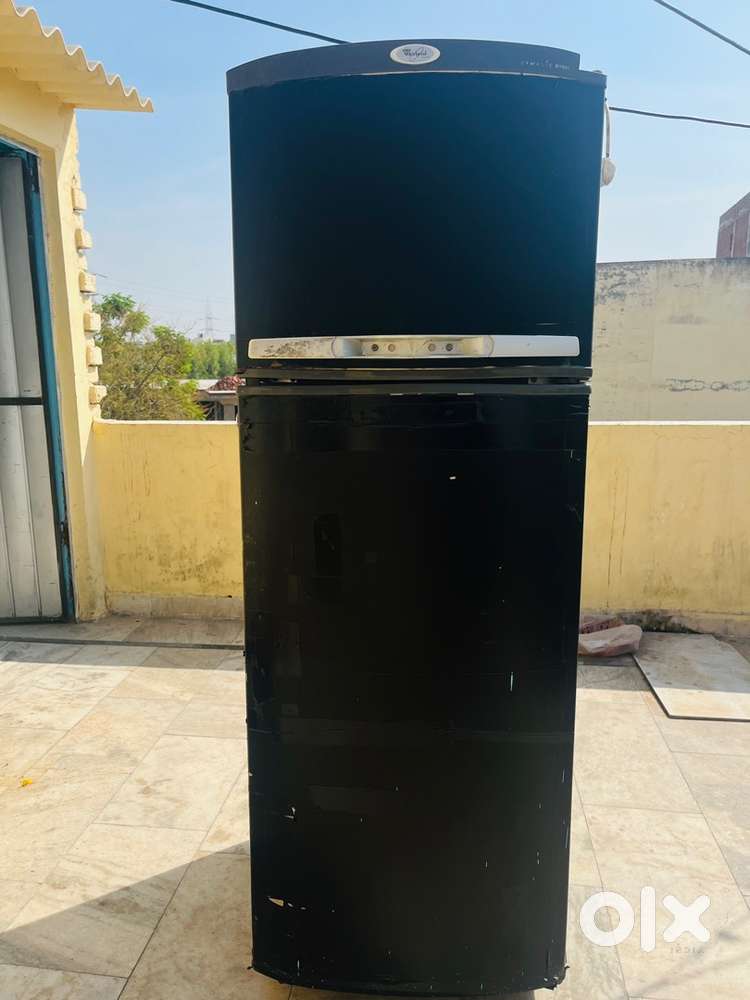 Whirlpool Fridge double door 265 ltr - Fridges - 1810113050