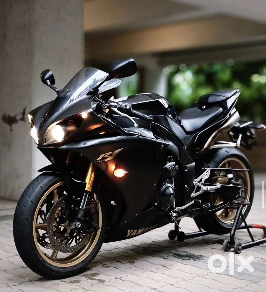 *YAMAHA R1 CROSSPLANE* - Motorcycles in Verma Nagar, Mumbai - 1831221372