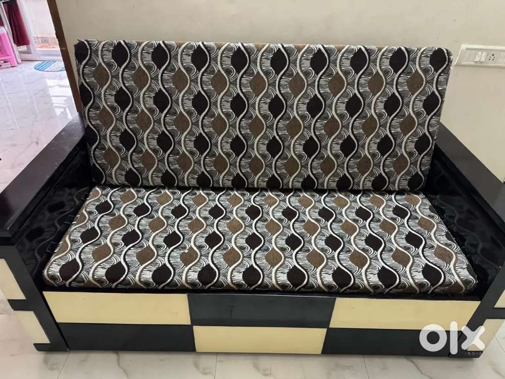 Olx second hand sofa come bed store