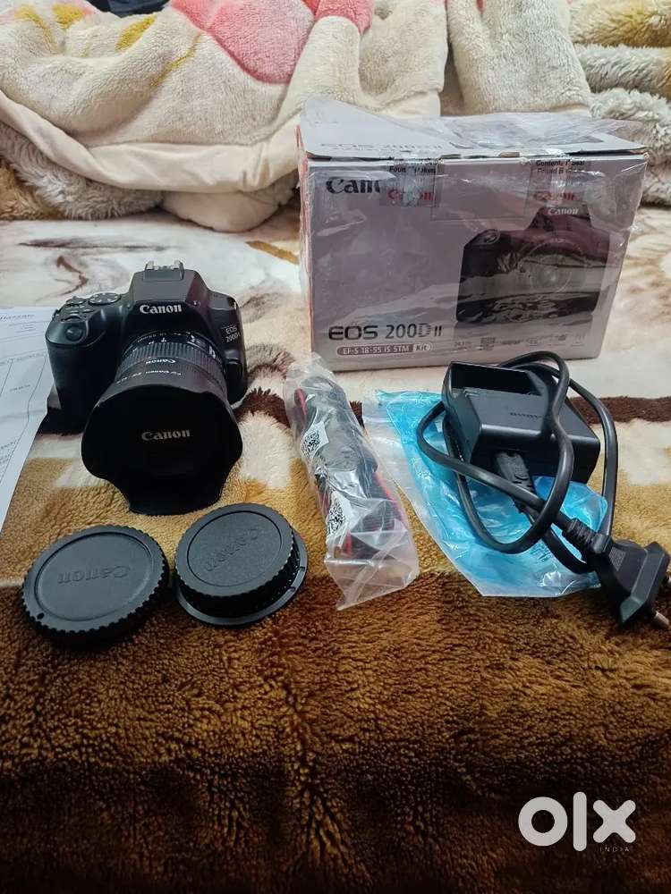 Canon 200 d mark 2 new condition 2 year old with bill Rs 32000 fix ...