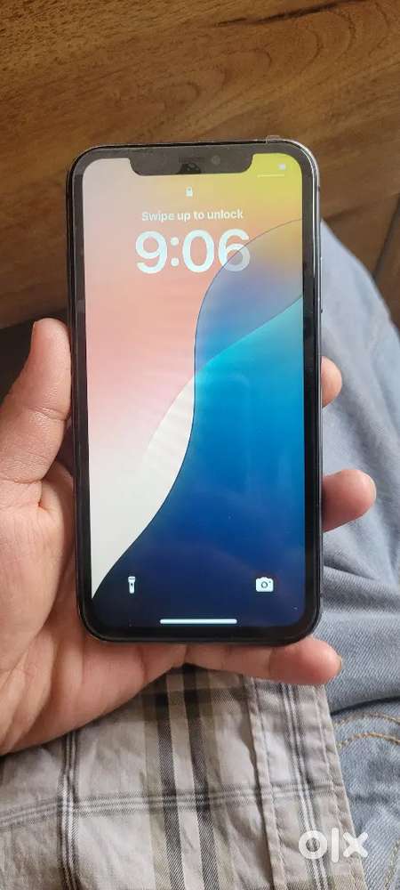 Iphone 11 64 gb - Mobile Phones in Pandesara GIDC, Surat - 1831386742