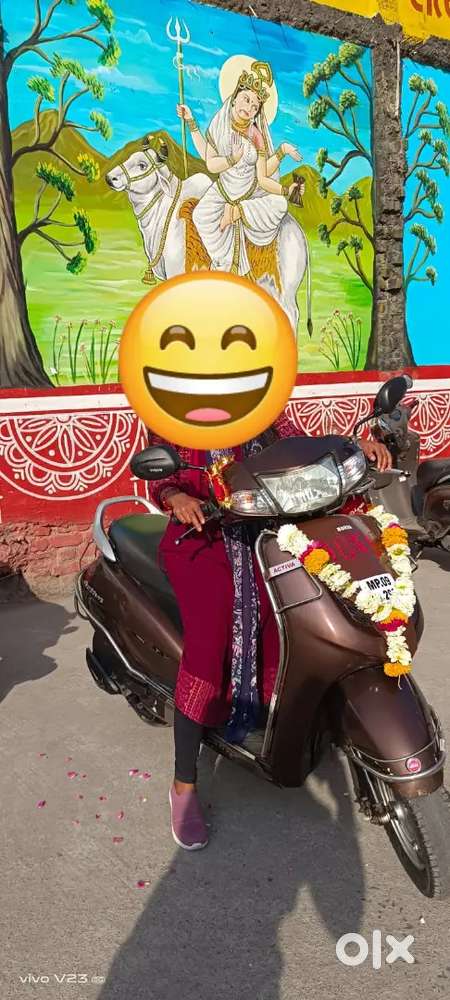 Gaadi badiya he uppari kaam kam halka fulka karvana pdega - Scooters ...