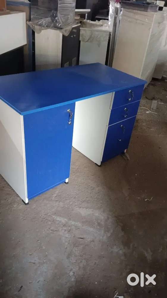 4x2 table brand new - Other Household Items - 1788459182