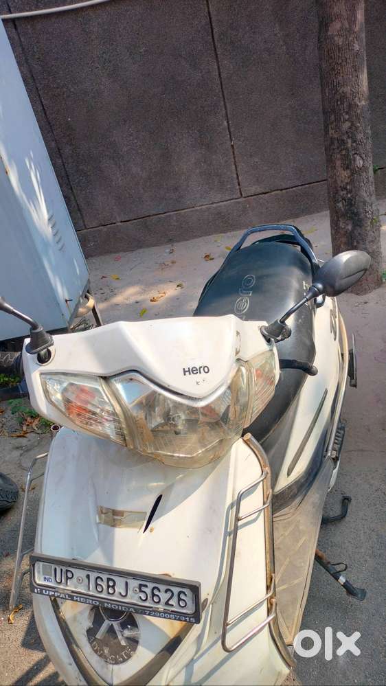 Scooty on sell on urgent basis just 13000rs only. 2016model hond duet ...