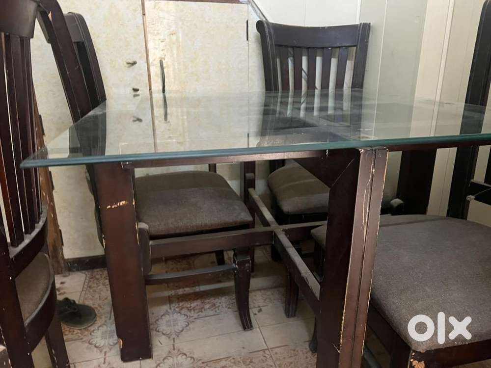 Old table olx store